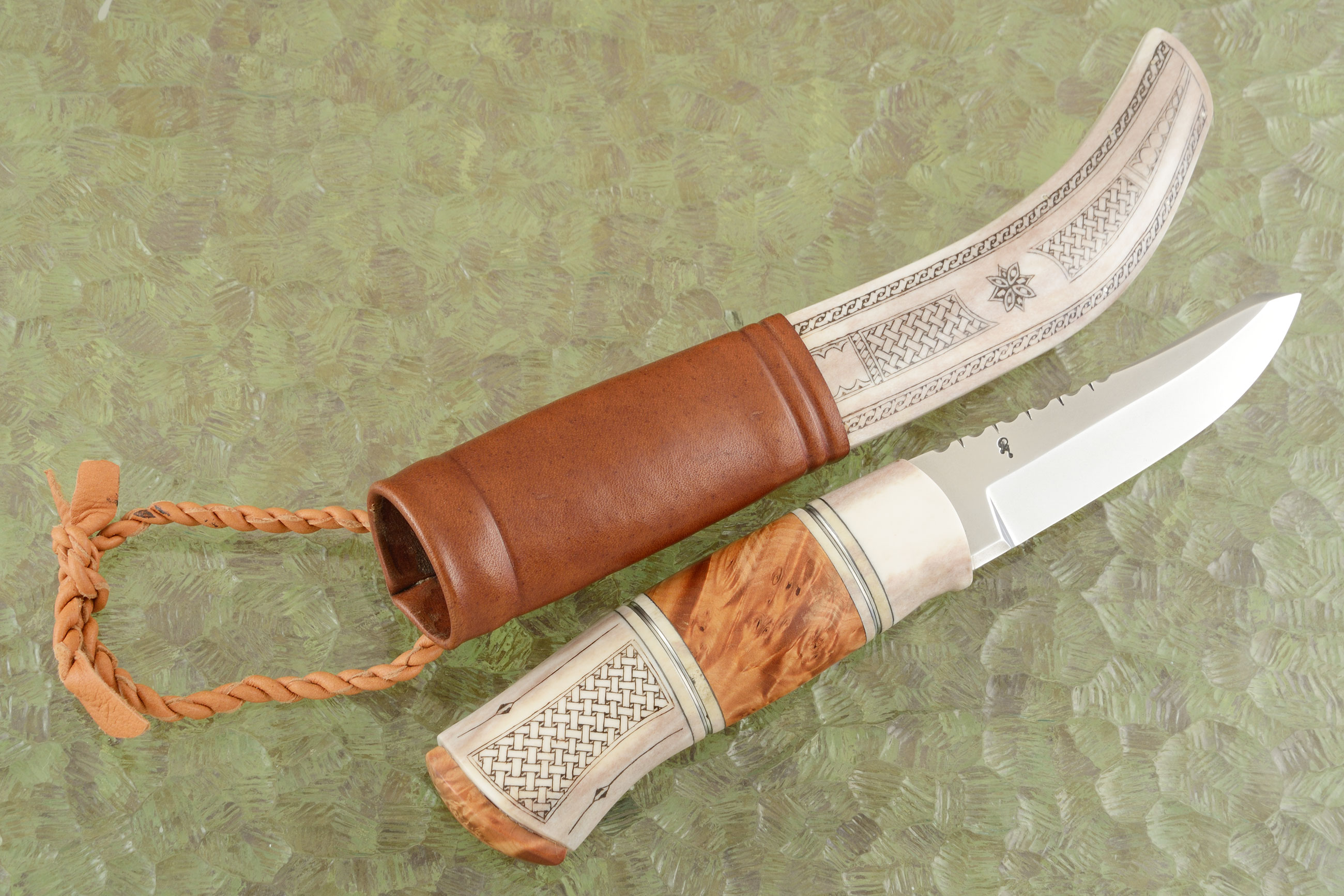 BladeConnection: Practical and Tactical Knives for Daily Carry