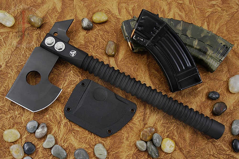 BladeConnection: Practical and Tactical Knives for Daily Carry